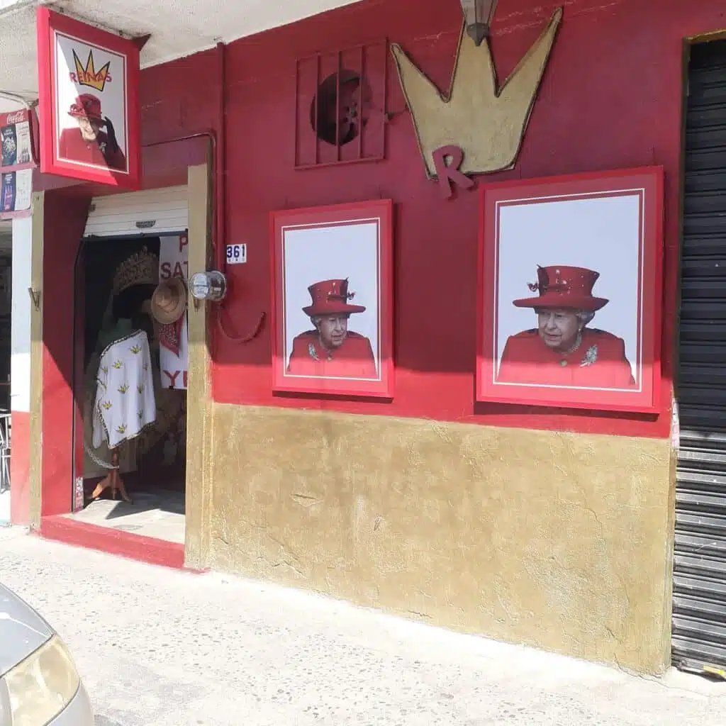 'The Queens Bar' - Reinas Celebrates 12 Years