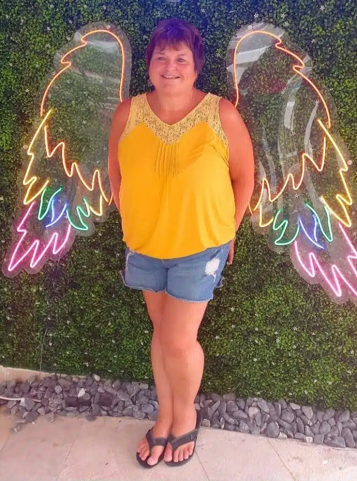 Cindy Monkhouse-Buczek, BeefDip Week Host and Founder's Sister, Dies at ...