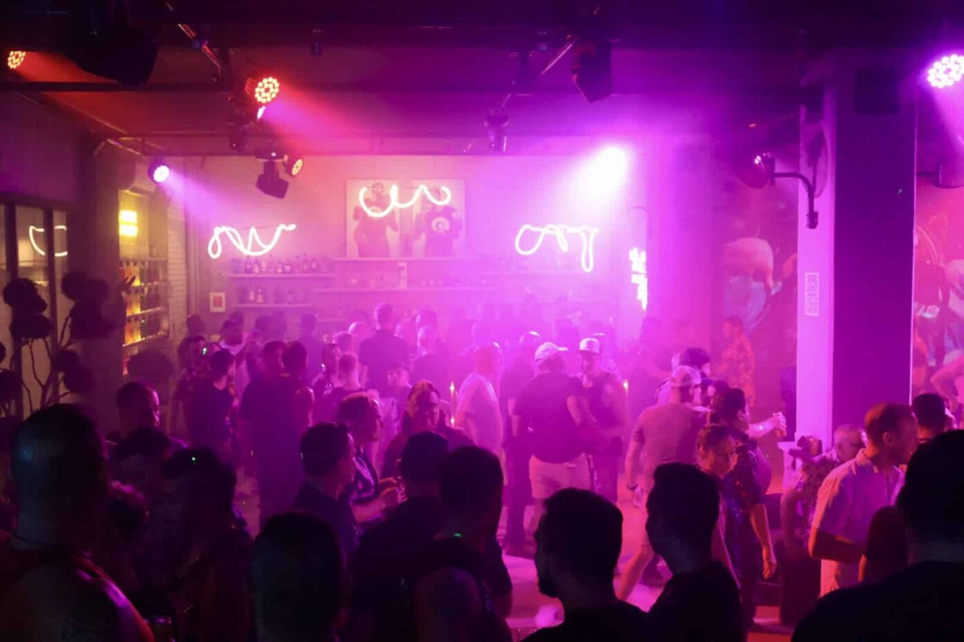 BEEFCAKES BAR Unveils Its Grand New Venue