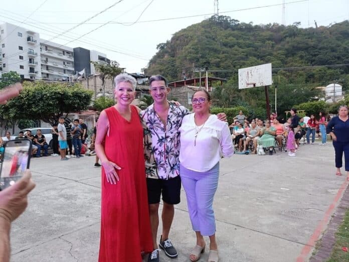 Puerto Vallarta Ex-Pats Unite to Celebrate Community at the El Caloso ...