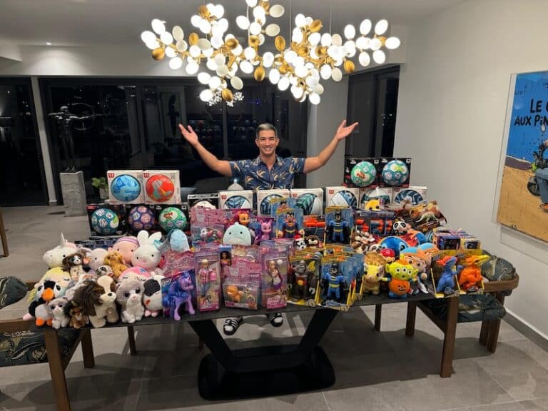 Puerto Vallarta Ex-Pats Unite to Celebrate Community at the El Caloso ...